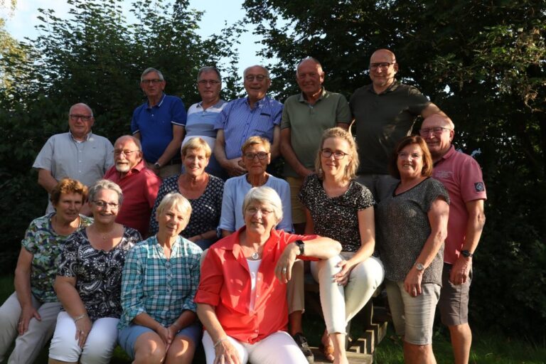 - FAMILIE HOMRIGHAUSEN